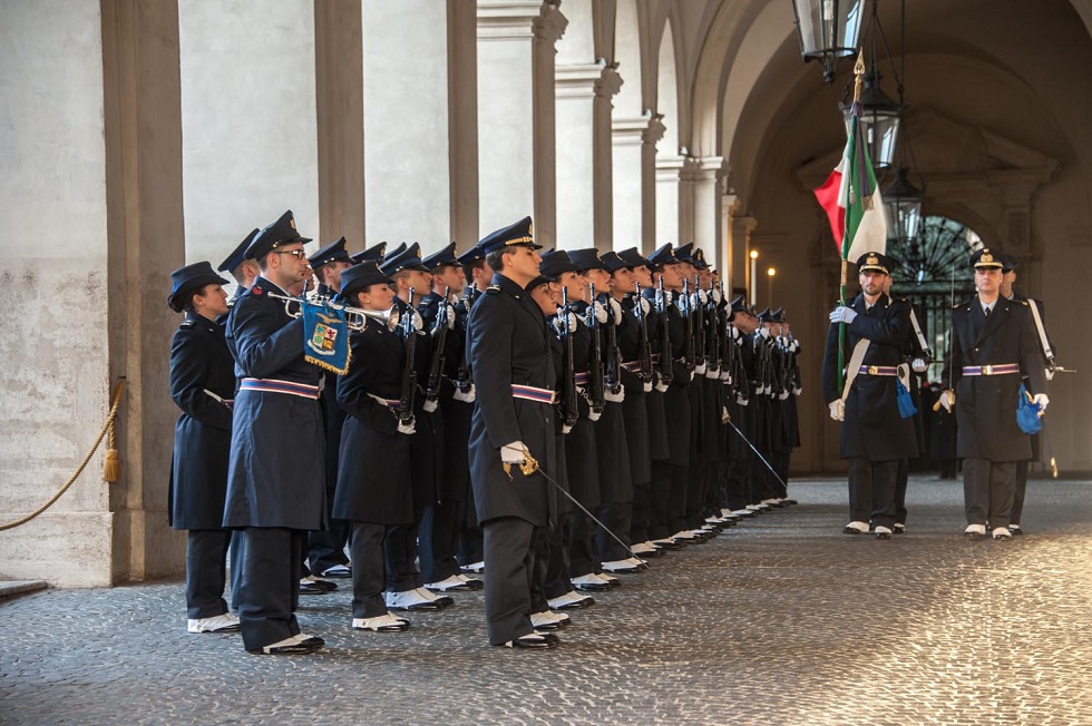 GUARDIA D'ONORE AL QUIRINALE PER GLI ALLIEVI MARESCIALLI DELL ...