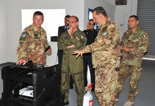 IL GEN. COMELLI IN VISITA AL 16° STORMO - Aeronautica Militare