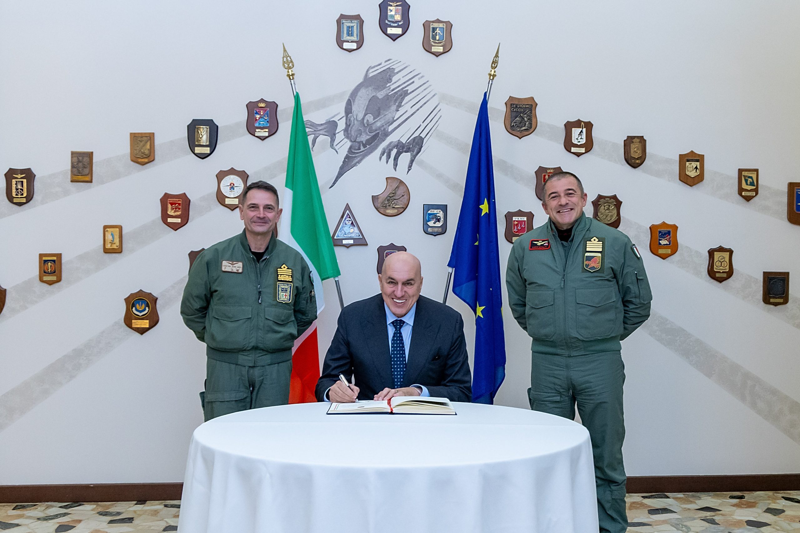 Il Ministro della Difesa in visita al 6° Stormo - Aeronautica Militare